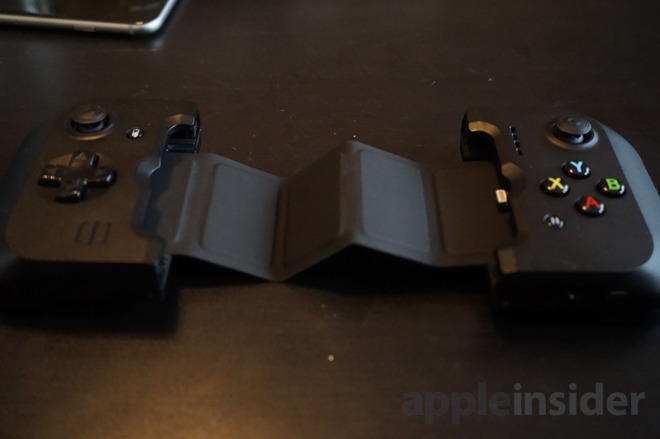 First look: Gamevice is a unique, collapsible, Lightning-connected ...